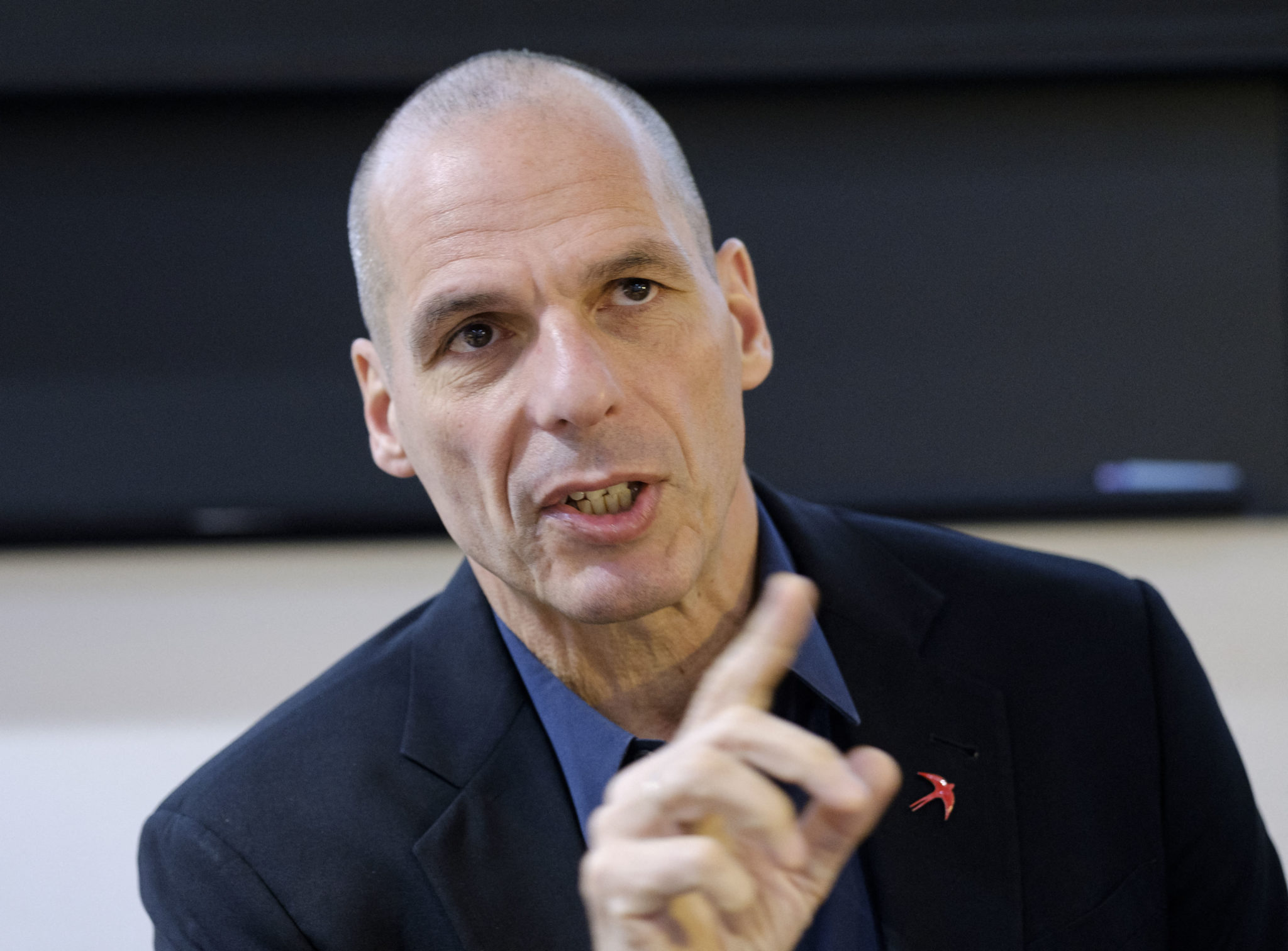 Γιάνης Βαρουφάκης στην Real News: Καθήκον της Αριστεράς είναι να ...